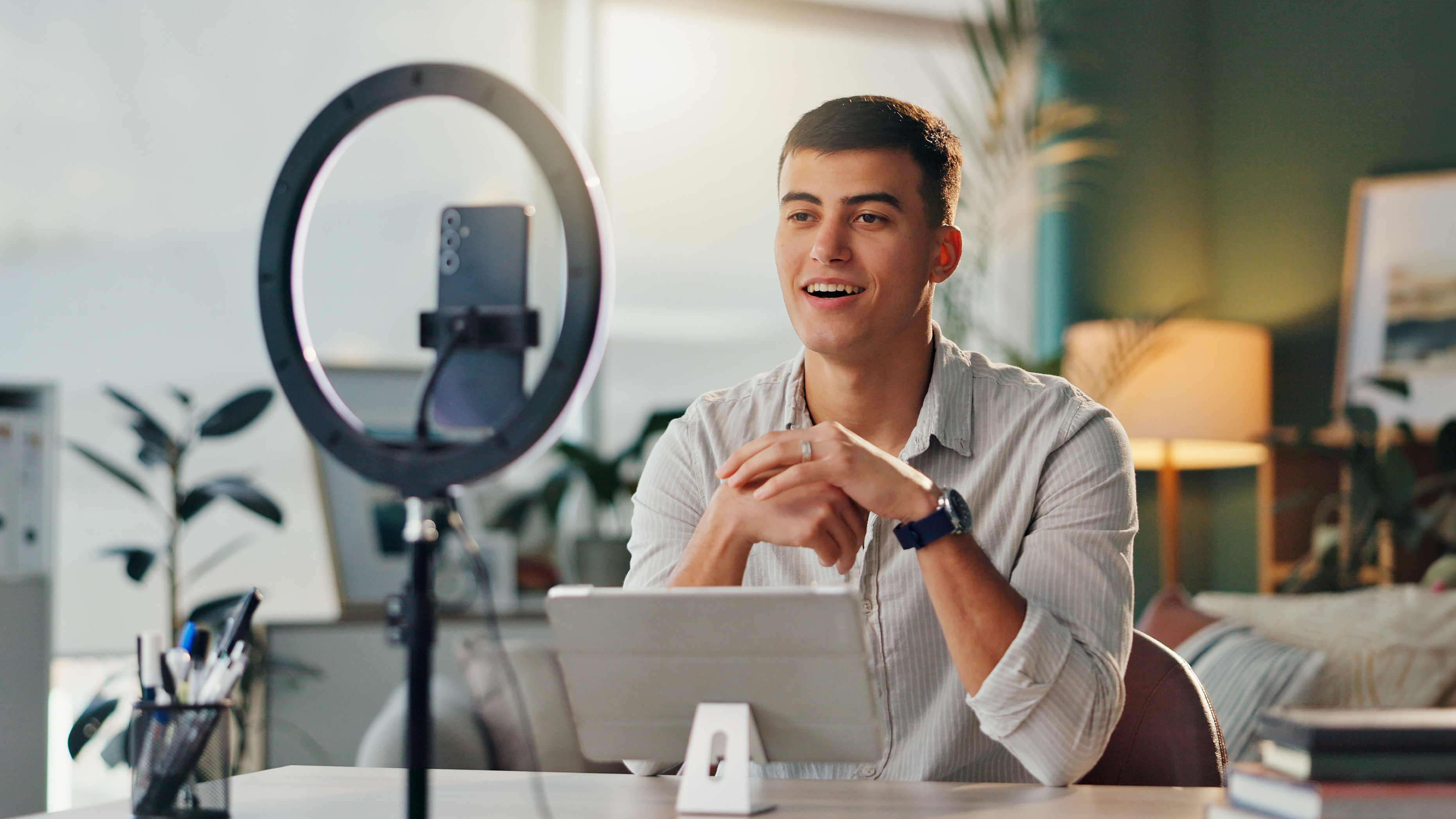 The Influencer Advantage: Leveraging Influencer Collaborations for ... The Influencer Advantage: Leveraging Influencer Collaborations for ...